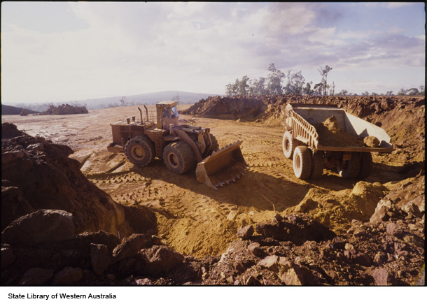 Mining bauxite in the Darling Range for Alcoa · Mining and Energy ...